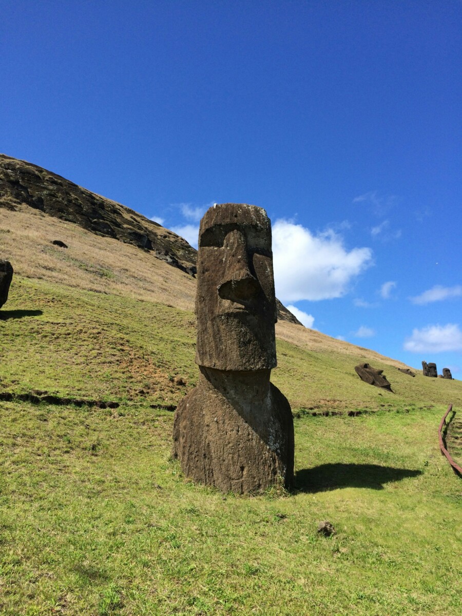 MOAI STATUES AT EASTER ISLAND | Volunteer Abroad Cooperating